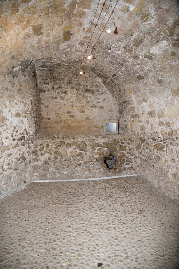 ChÃ¢teau d'If监狱牢房 库存图片. 图片 包括有 走道, 平衡, 酿酒厂, 监狱, 鬼怪, 巡航 - 44740355