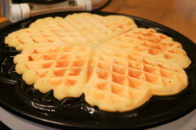 Cialda fresca immagine stock. Immagine di belga, cuore - 22400397