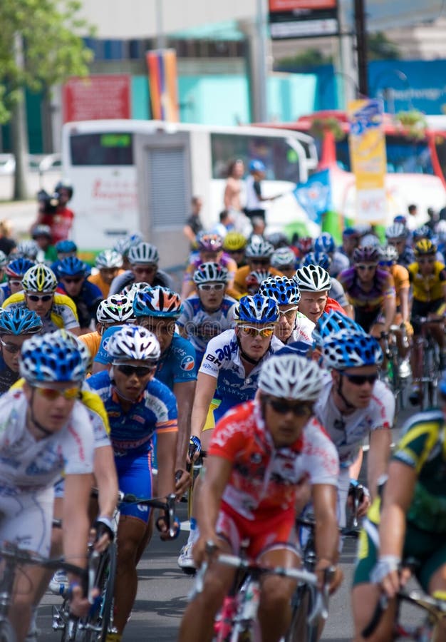 Ciclo imagen de archivo. Imagen de conceptual, oscurecer - 4505763