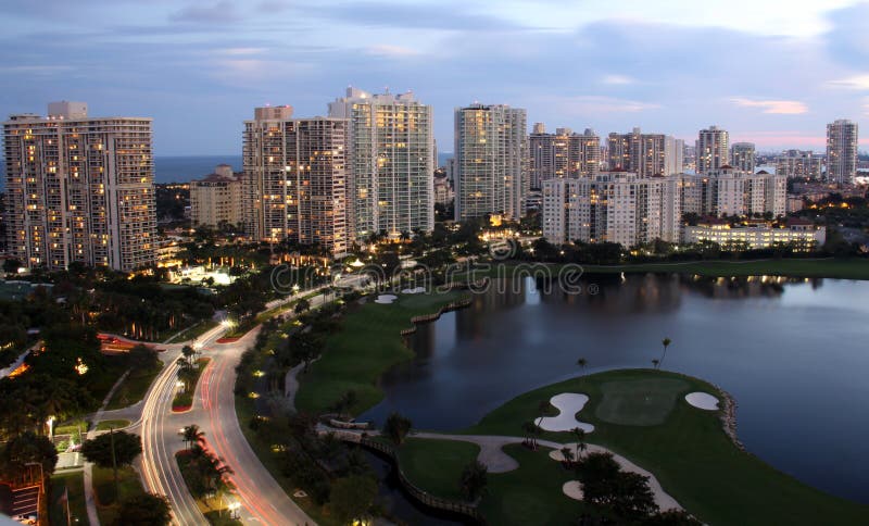 Cidade Ao Entardecer - Miami, Flórida Foto de Stock - Imagem de curso ...