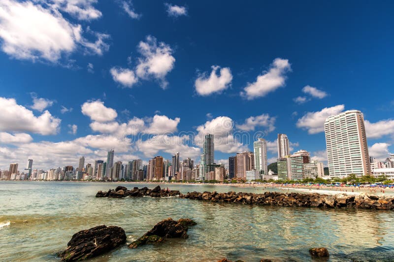 Cidade da praia foto de stock. Imagem de cidade, praia - 36418642