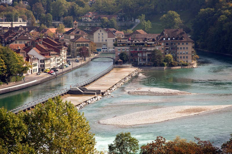Cidade De Berna, Rio E Pontes Velhos, Suíça Imagem de Stock - Imagem de ...