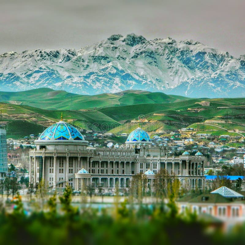Cidade de Dushanbe imagem de stock. Imagem de vista, montanhas - 90603139