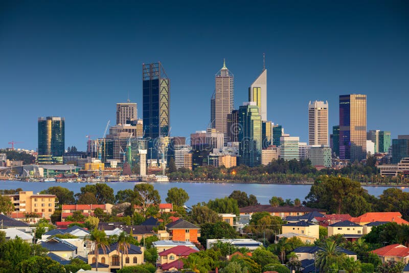 Cidade de Perth foto de stock. Imagem de ocidental, torre - 109686640