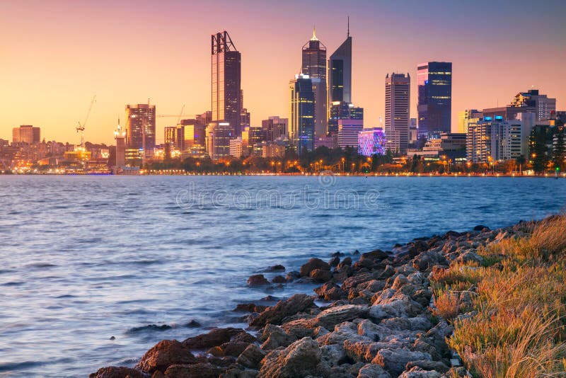 Cidade de Perth. imagem de stock. Imagem de hotel, lugar - 109562593