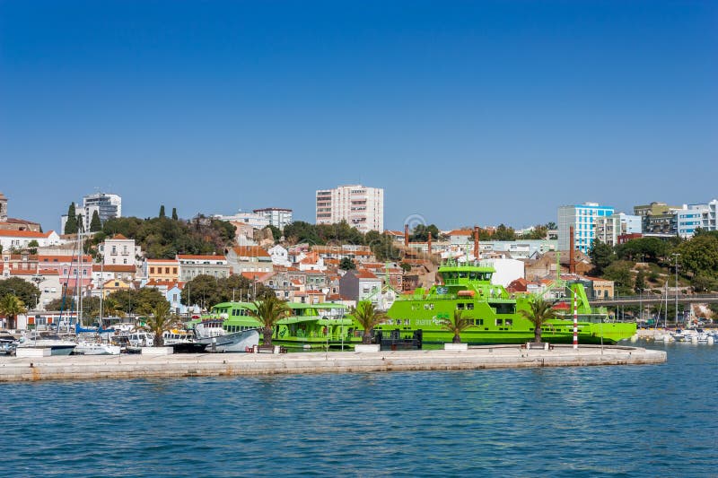 A cidade de Setubal foto de stock editorial. Imagem de urbano - 70212848