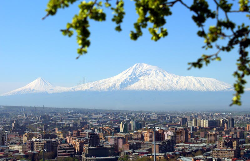 Cidade Do Monte Ararat E De Yerevan Foto de Stock - Imagem de cenas ...