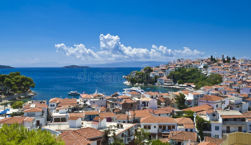 Cidade Grega Típica Da Ilha Foto de Stock - Imagem de egeu, férias ...