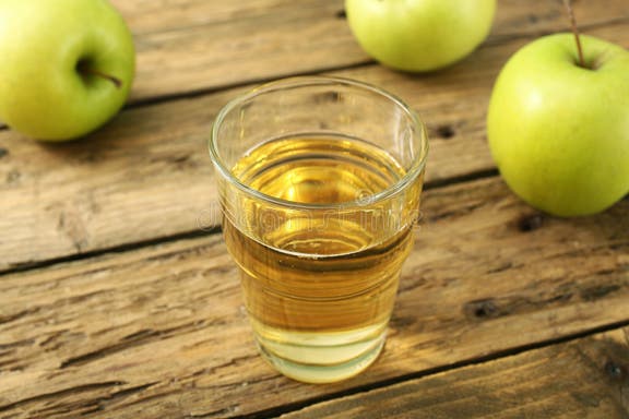Cider stock afbeelding. Image of vrucht, rood, voedsel - 71376087