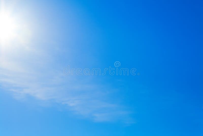 Ciel bleu clair image stock. Image du lumineux, rêveur - 16241763
