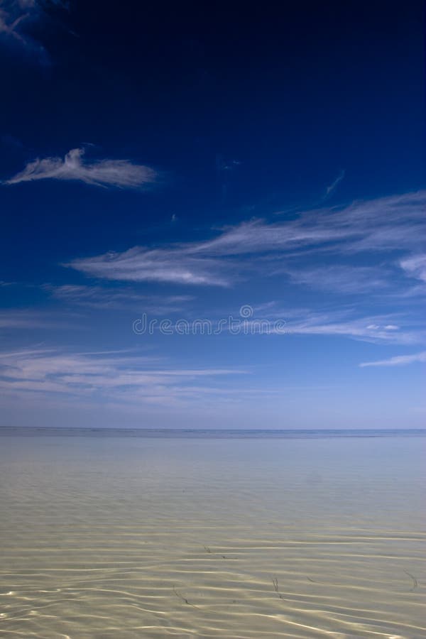 Ciel De Contact D'océan Dans Le Paradis Photo stock - Image du océan ...