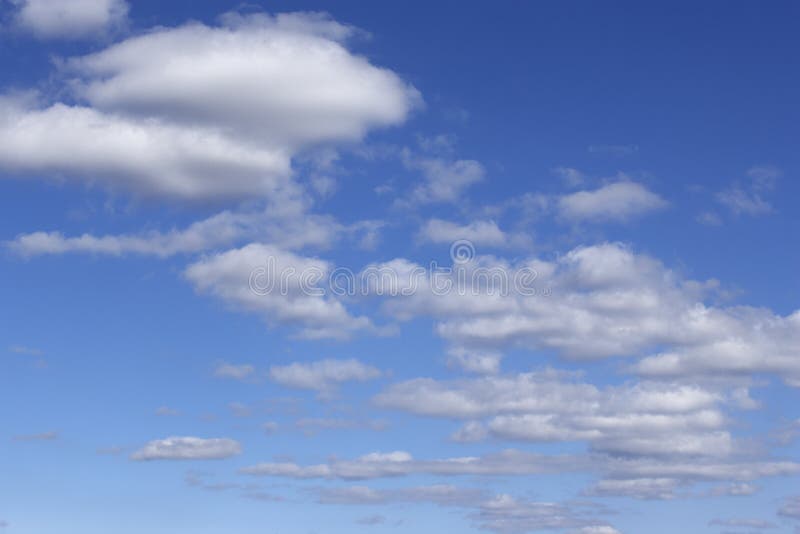 Cielo con nubes imagen de archivo. Imagen de clima, hermoso - 157153553