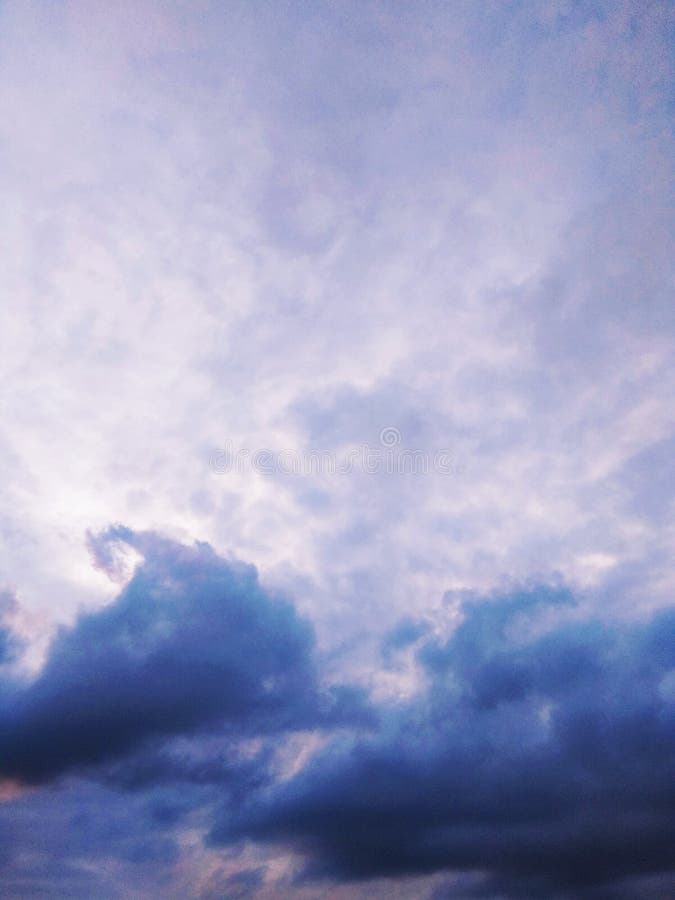 Cielo Con Nubes De Color Verde Imagen de archivo - Imagen de cielo ...