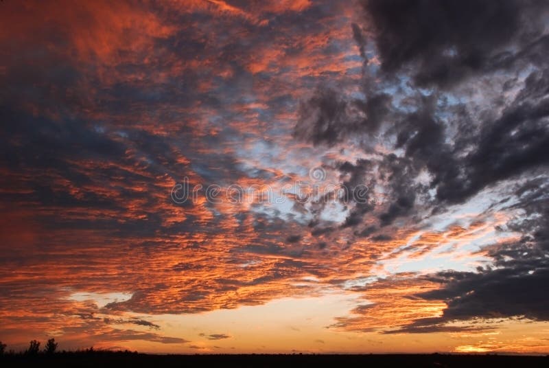 Cielo del ocaso foto de archivo. Imagen de verano, cielo - 12353984
