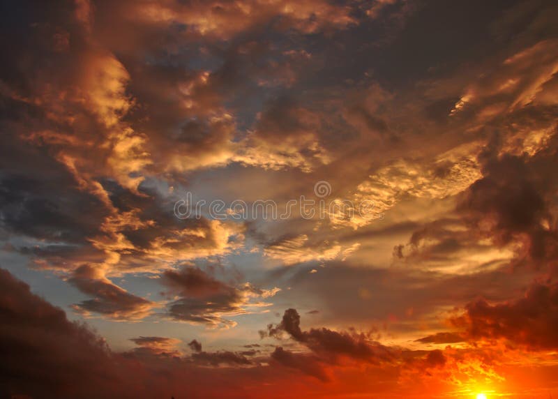 Cielo Di Crepuscolo, Cloudscape Immagine Stock - Immagine di orizzonte ...