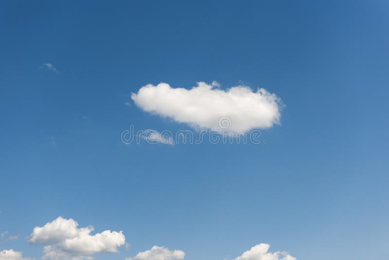 Cielo En La Nube En El Centro Foto de archivo - Imagen de asoleado ...