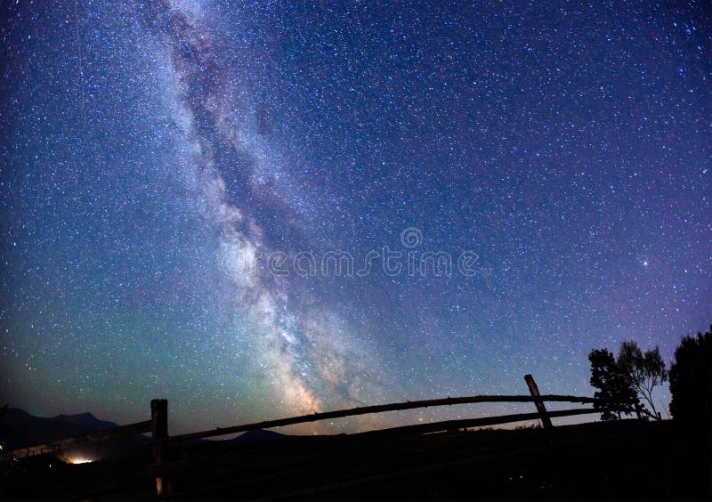 Cielo estrellado imagen de archivo. Imagen de galaxia - 67321667