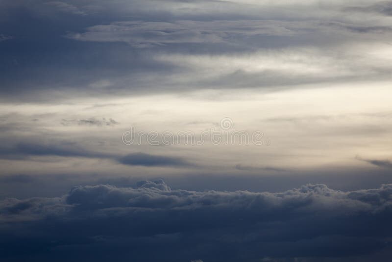 Cielo nublado imagen de archivo. Imagen de nube, cielos - 37497831