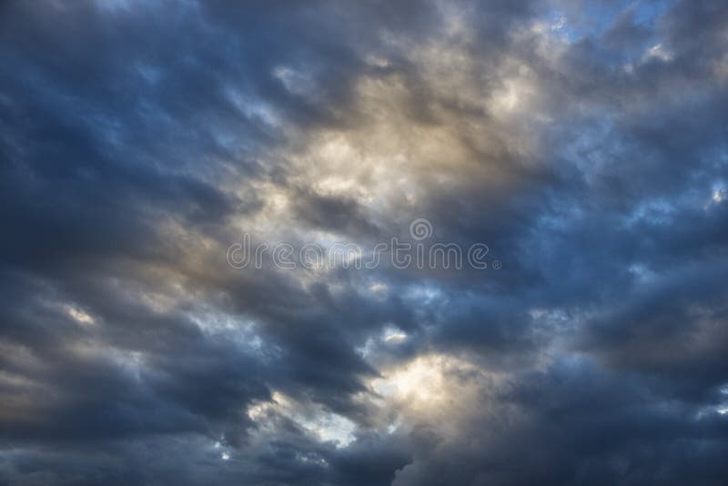 Cielo nublado. imagen de archivo. Imagen de azul, nadie - 4485021