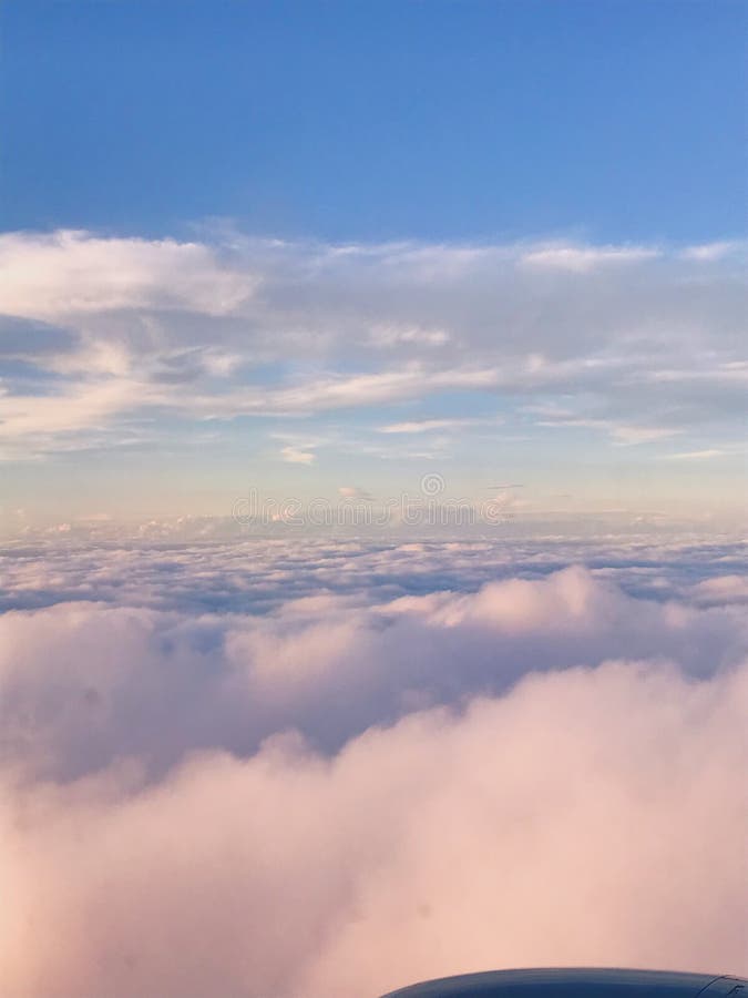 Cielo rosa imagen de archivo. Imagen de cielo, rosa - 181588013
