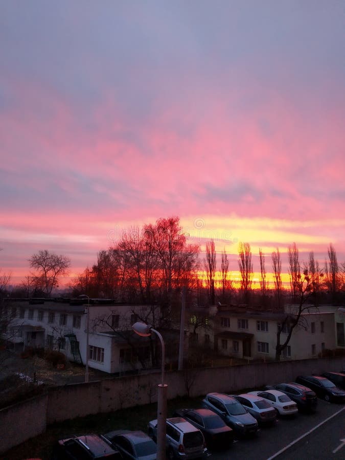 Cielo rosado foto de archivo. Imagen de cielo, humor - 160099024