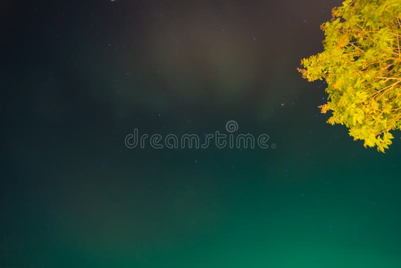 Cielo verde foto de archivo. Imagen de verde, brillante - 57380104