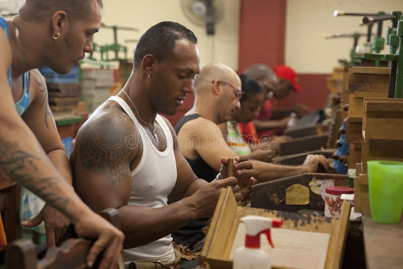 Cigar Factory in Havana, Cuba Editorial Image - Image of cuban, boys ...