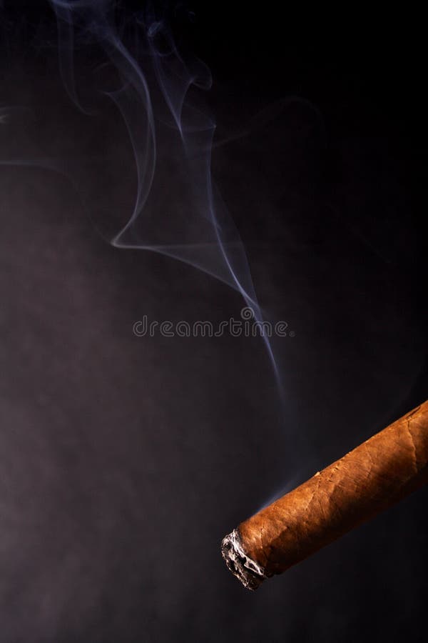 Humo del cigarro imagen de archivo. Imagen de cubano - 13425085