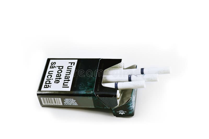 Cigarros de Kent fotografia editorial. Imagem de sucata - 84804022