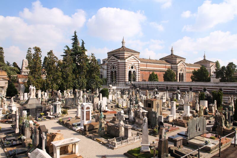 Cimitero immagine stock. Immagine di italiano, italia - 16861947