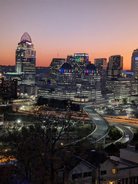Cincinnati Beautiful Skyline Editorial Photography - Image of sunset ...