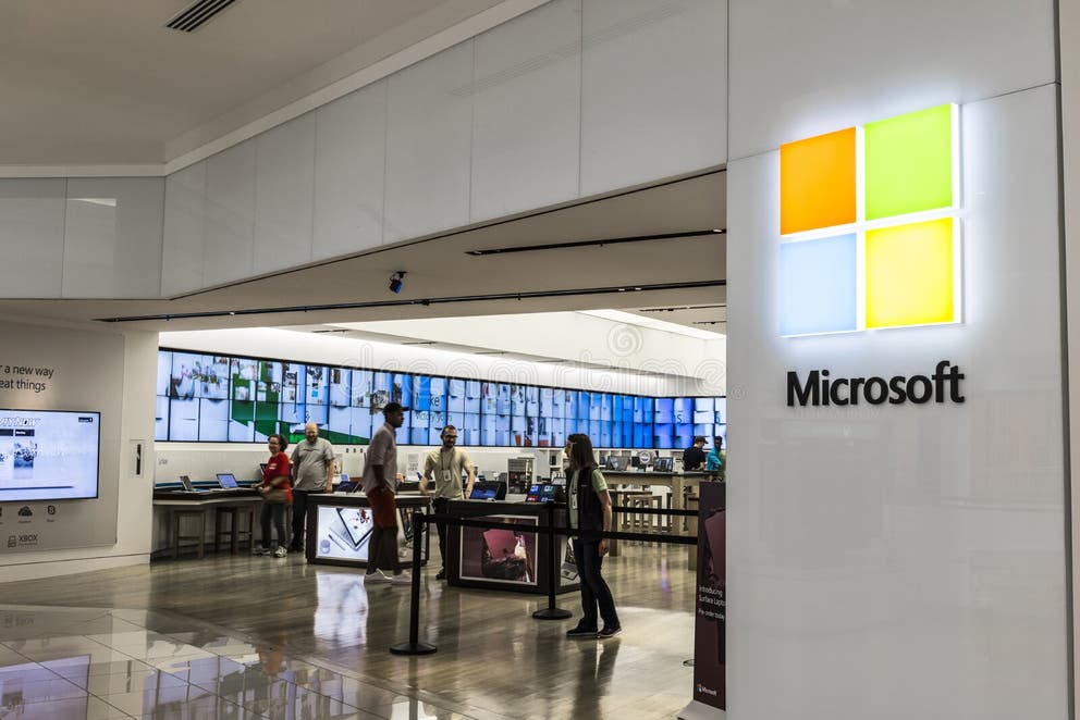 Cincinnati - Circa May 2017: Microsoft Retail Technology Store ...