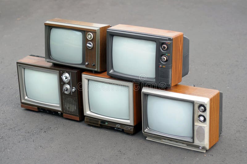 Cinco Aparelhos De Televisão Antigos Foto de Stock - Imagem de jogo ...