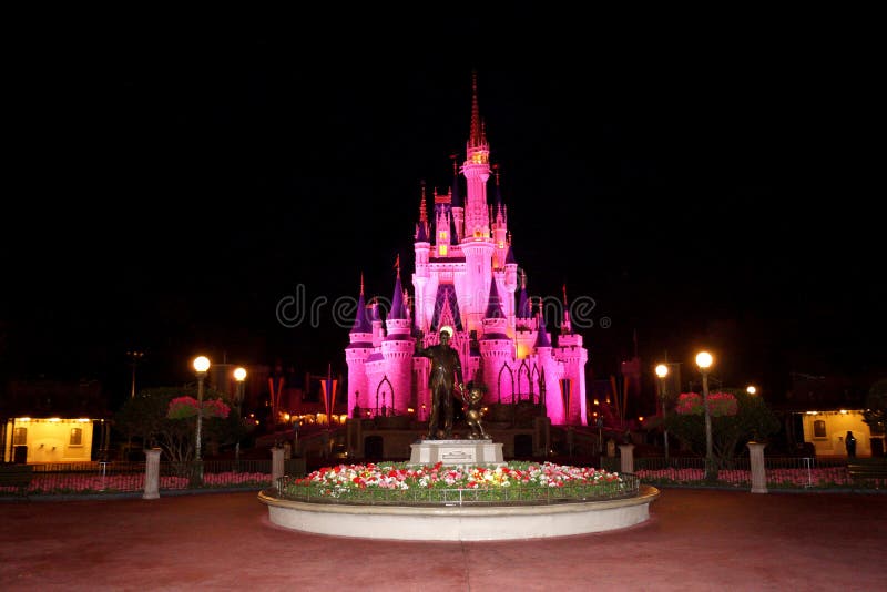 Disney slott redaktionell arkivfoto. Bild av natt, orlando - 127135778