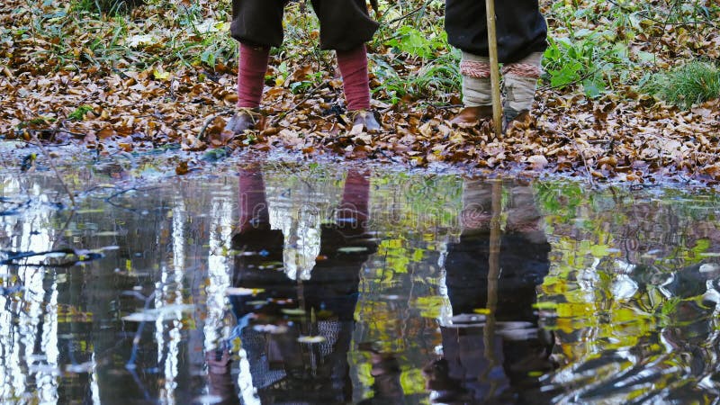 Cinemagraph - Mittelalterliche Wikinger Reflektiert Im Wasser Stock ...