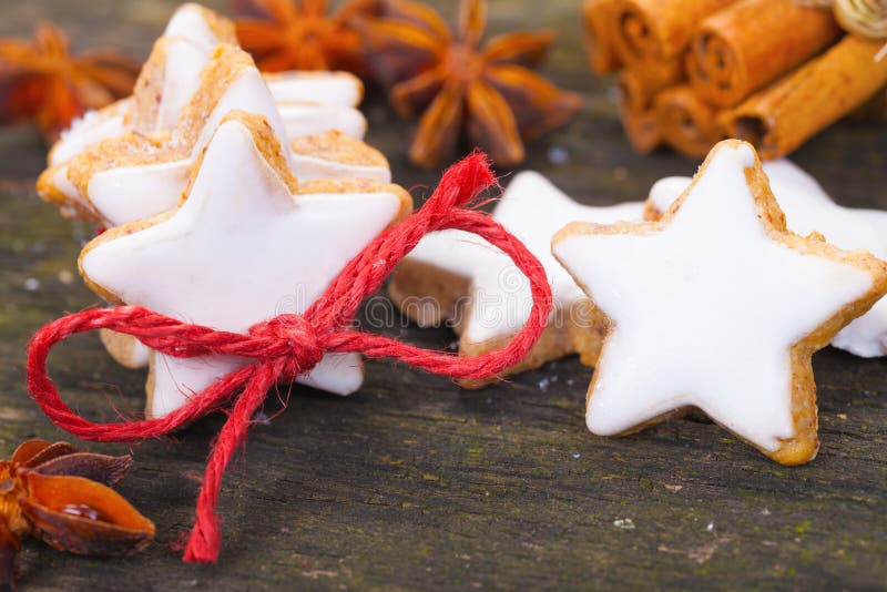 Cinnamon stars on wood stock image. Image of eating, star - 35333973