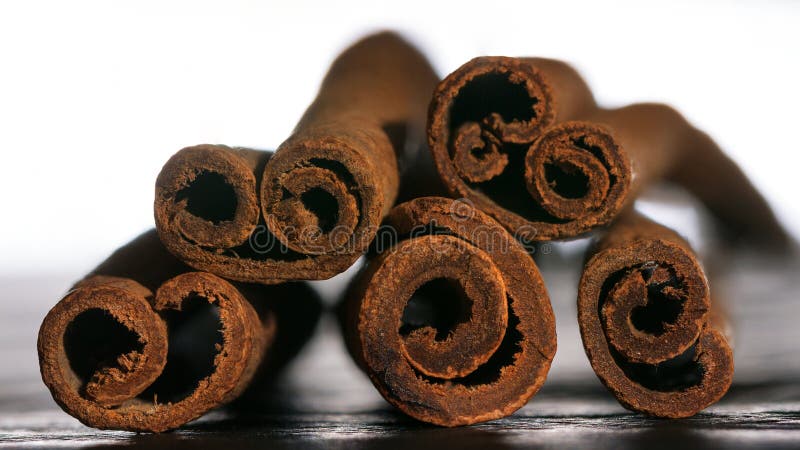 Cinnamon sticks close up stock image. Image of bundle - 137766935