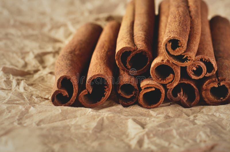 Cinnamon Sticks on Paper Horizontal Stock Image - Image of nature, herb ...