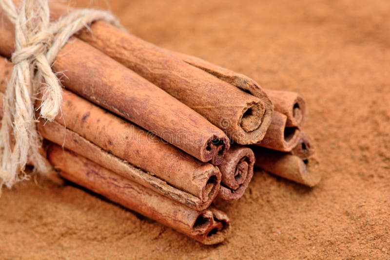 Cinnamon sticks and powder stock image. Image of brown - 109934561