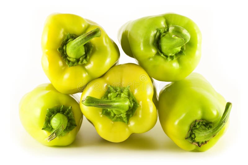 Tranche De Poivrons Verts De Jalapeno D'isolement Sur Un Blanc Image ...