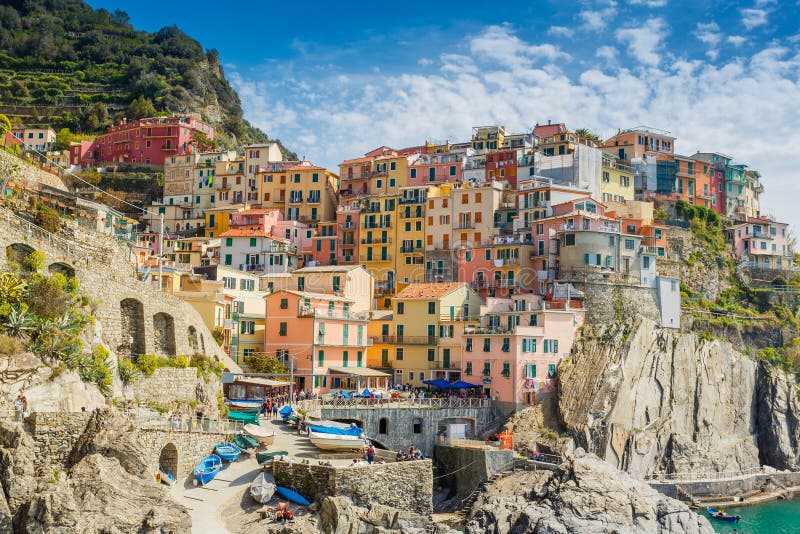 Cinque Terre: Mening Aan Het Strand Van Monterosso-al Merrie in De ... Cinque Terre: Mening Aan Het Strand Van Monterosso-al Merrie in De ...
