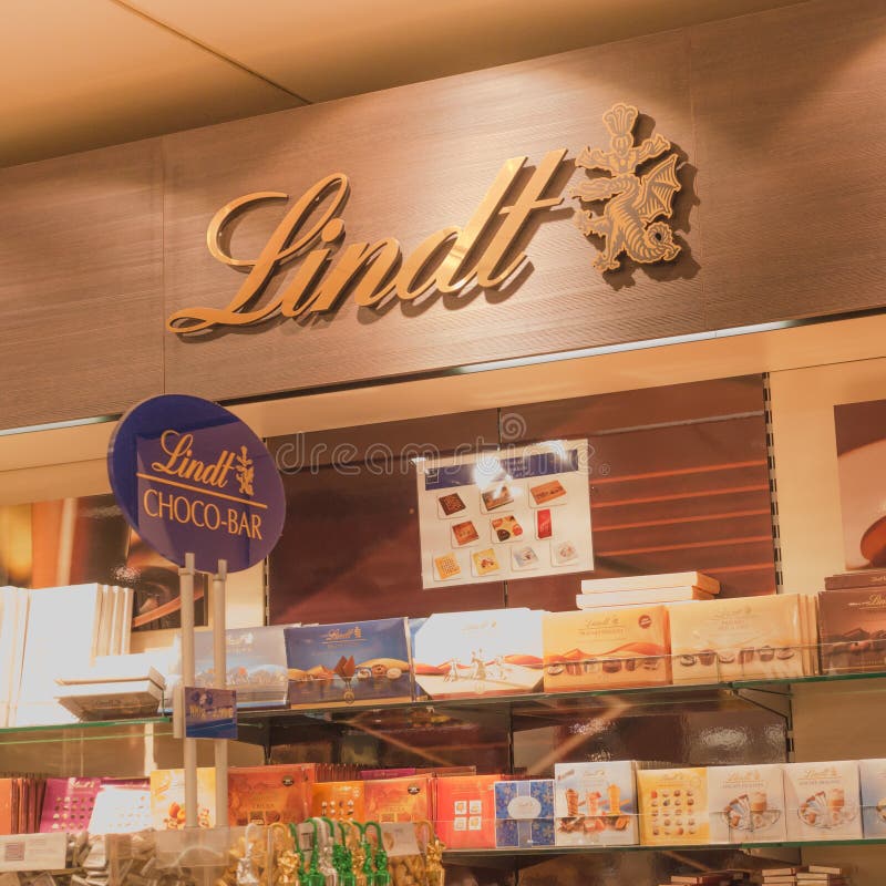 Cioccolato Lindt fotografia stock editoriale. Immagine di negozio ...