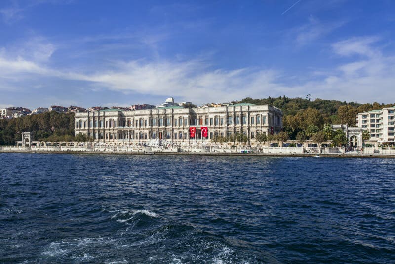 Ciragan Palace Ciragan Sarayi, Een Voormalig Ottomaans Paleis ...
