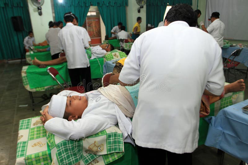 602 Circoncision Photos libres de droits et gratuites de Dreamstime