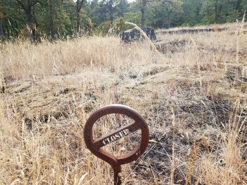Circular Metal Closed Sign in Brown Grasses Stock Image - Image of ...