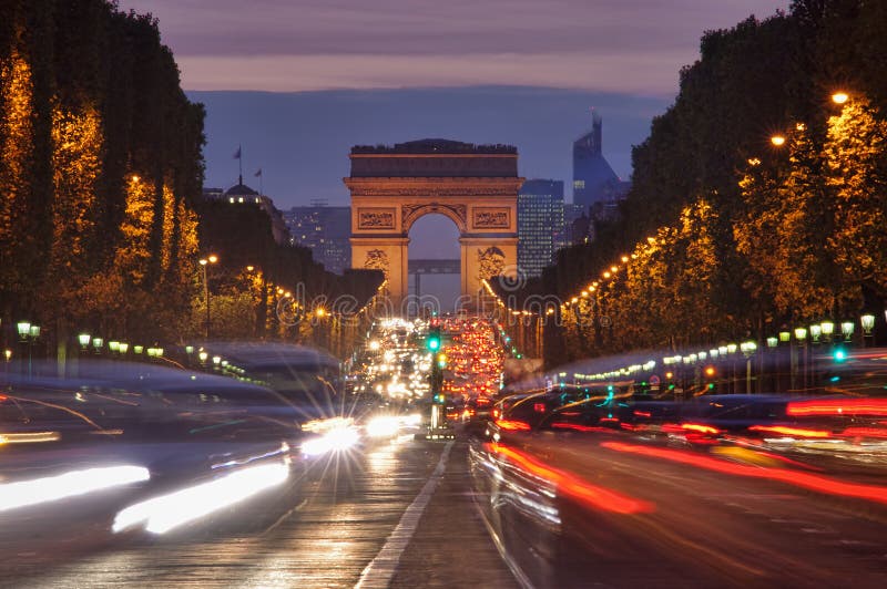 Circulation à Paris, Arc De Triomphe Image stock - Image du automne ...