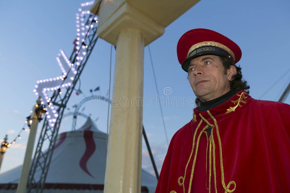 Circus editorial image. Image of nando, orfei, play, exibition - 45834675