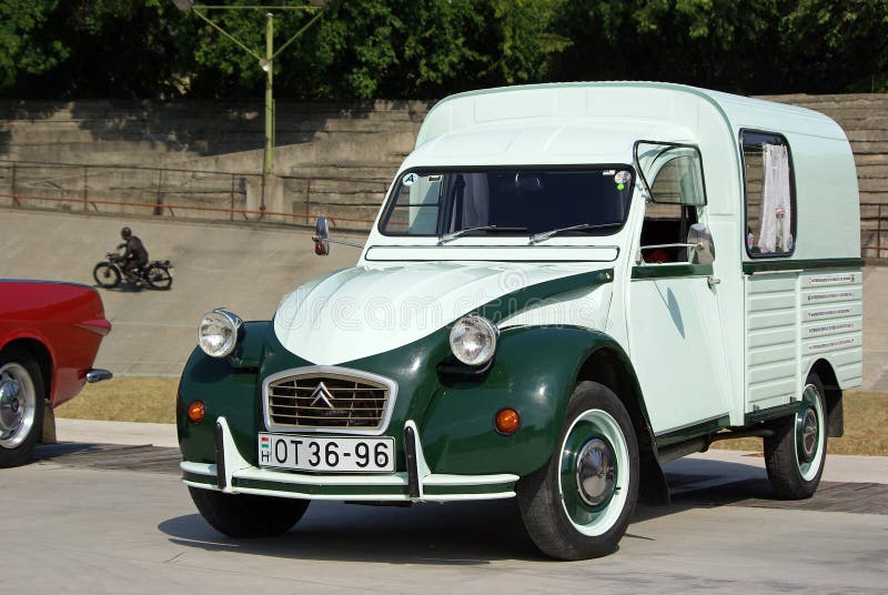 Citroën 2CV AK400 Fourgonette Redactionele Foto - Image of boedapest ...