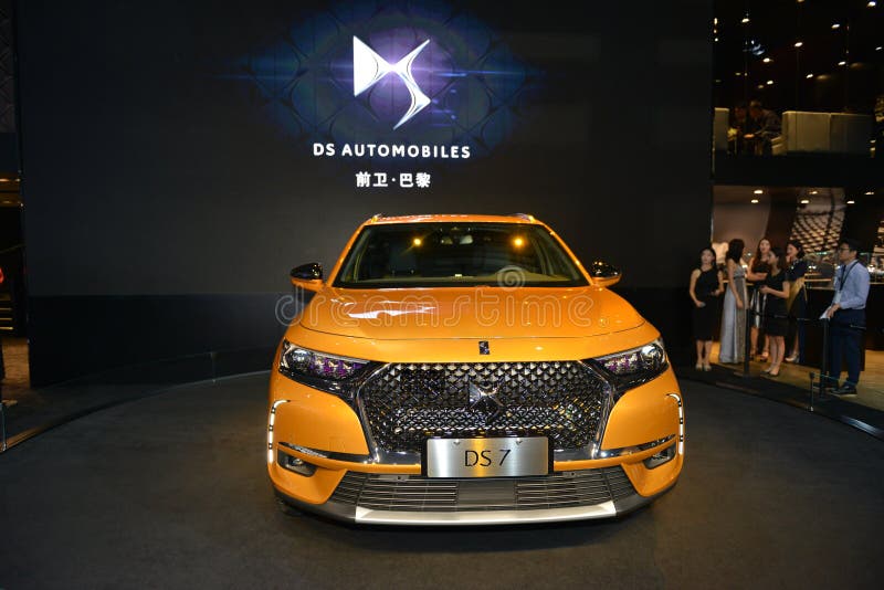 Citroen DS7 CROSSBACK SUV foto editorial. Imagen de dorado - 104177586