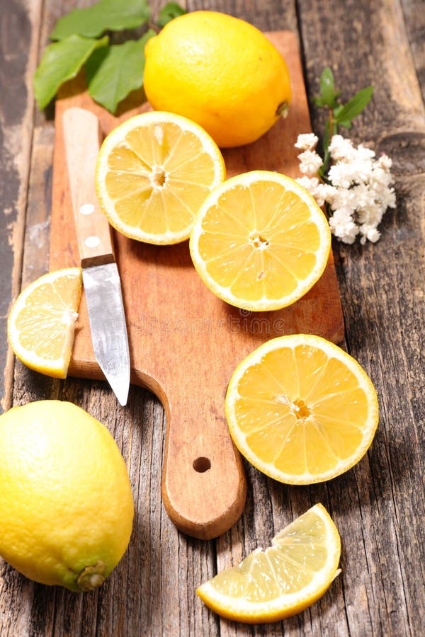 Citron frais photo stock. Image du nourriture, citron - 77653132